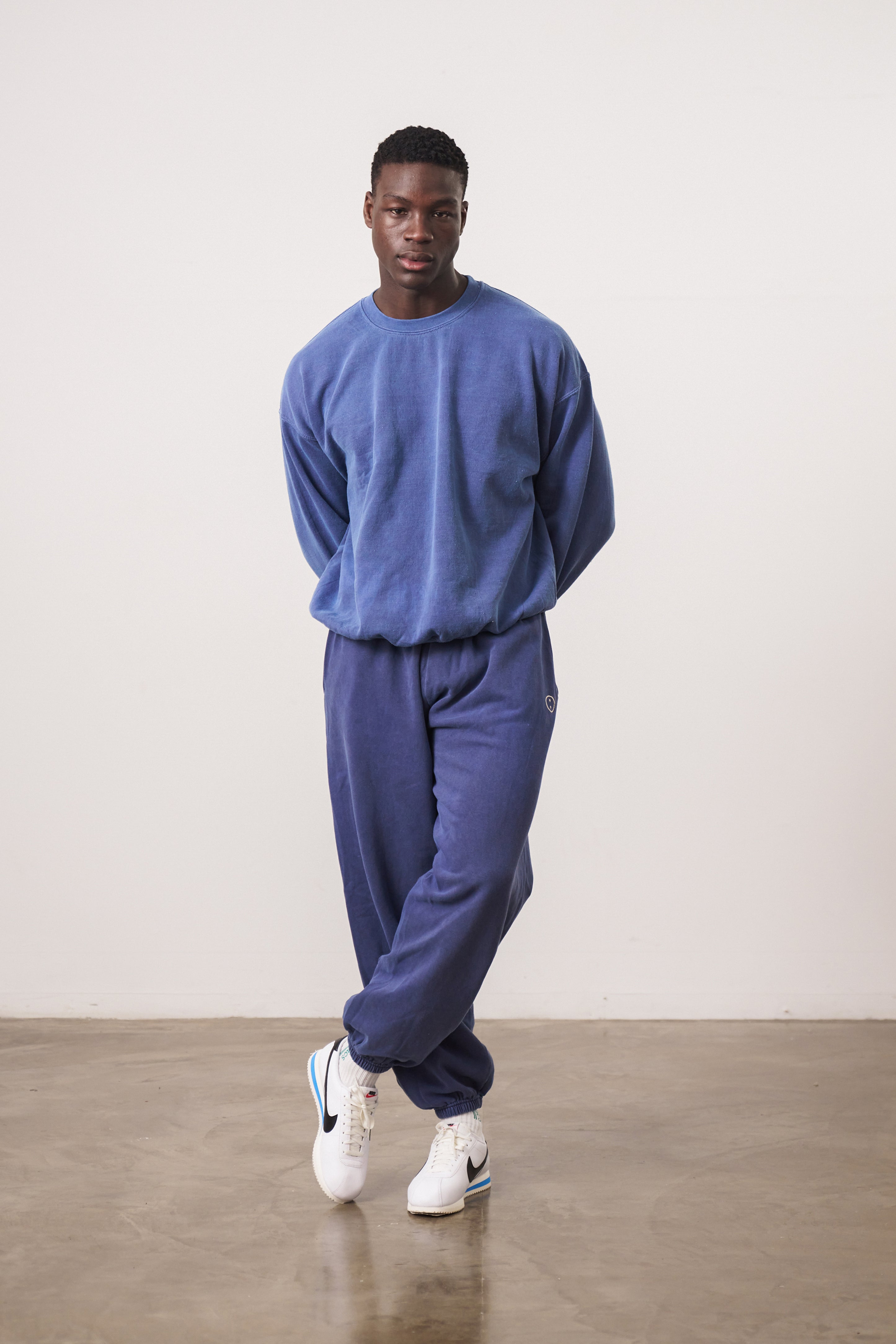 Essentials Vintage Washed Sweater - Navy – UN:IK Clothing