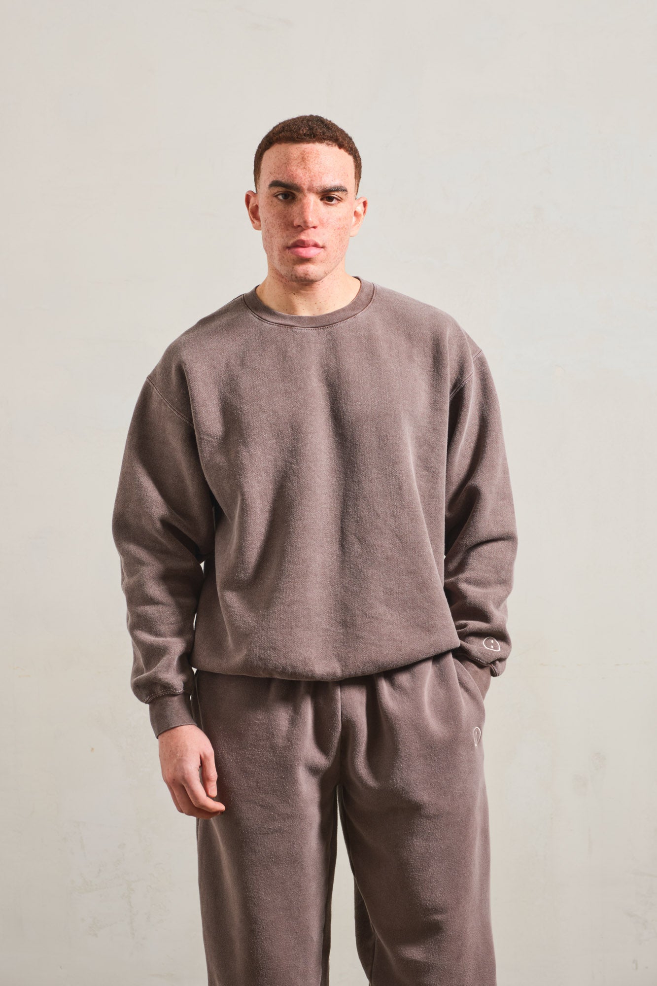 Essentials Vintage Washed Sweater - Cocoa – UN:IK Clothing