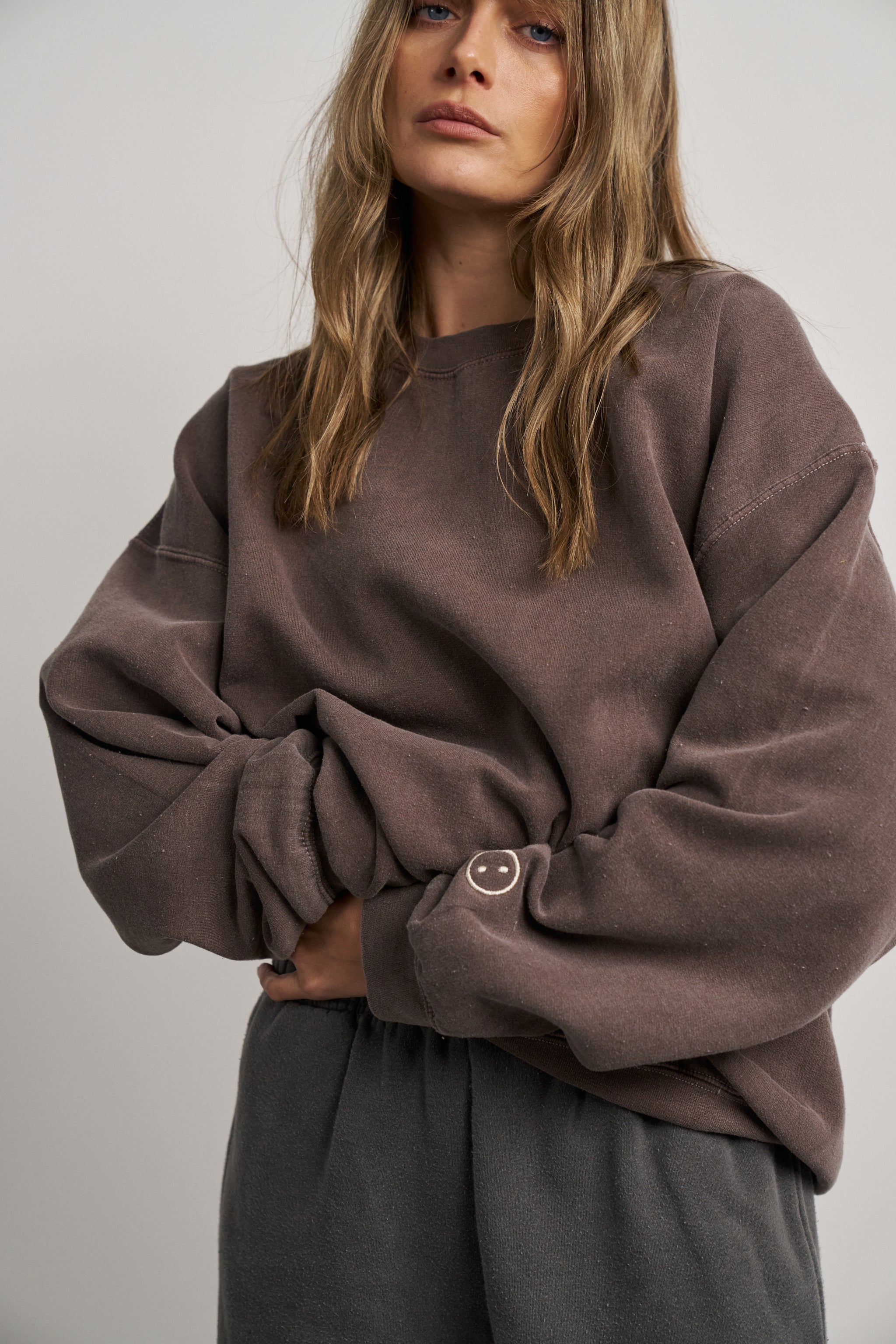 Essentials Vintage Washed Sweater - Cocoa – UN:IK Clothing